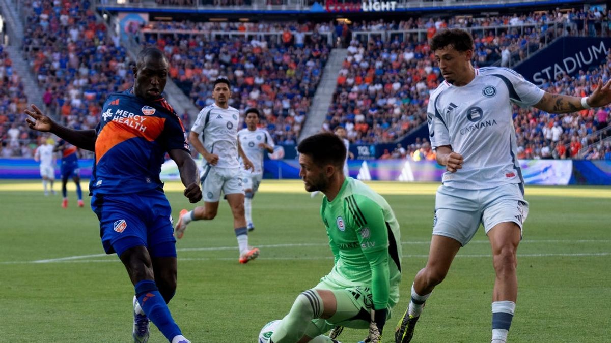 Deadspin | FC Cincinnati sweep Fire, move into first place in East