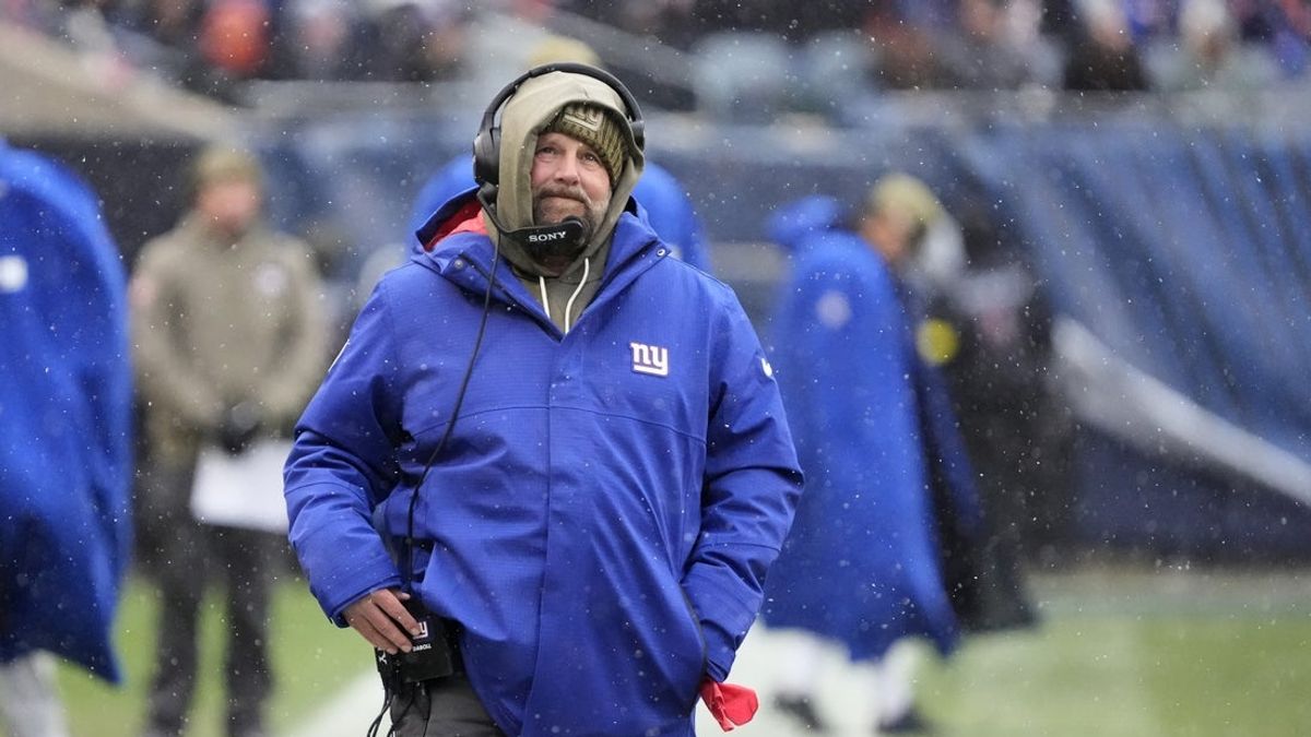 Deadspin | Giants fire Brian Daboll, keep GM Joe Schoen