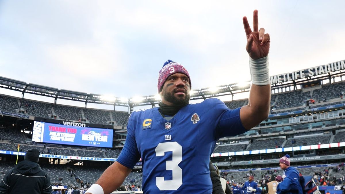 Deadspin | Report: Russell Wilson to replace Matt Ryan on CBS' 'NFL Today'