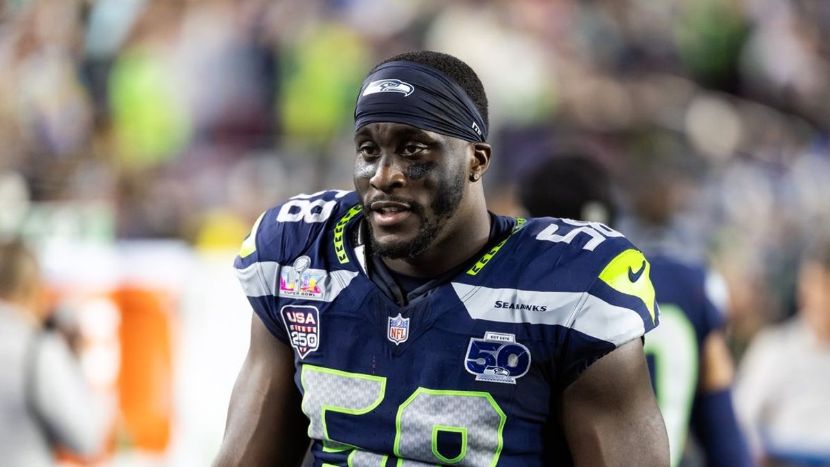 Deadspin | Report: Derick Hall, Seahawks agree to 3-year, $42M extension