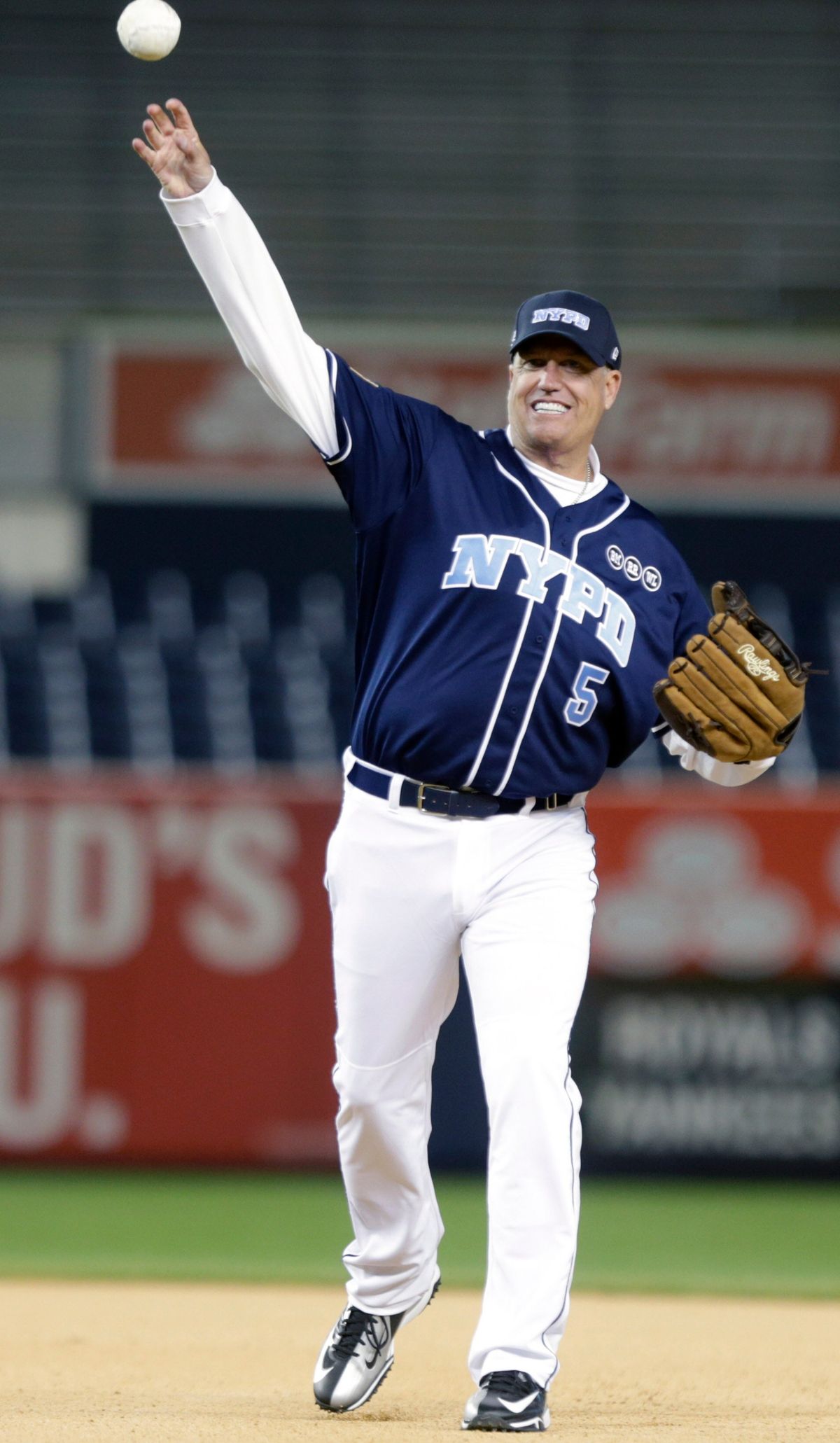 Deadspin | Here Are Some Photos Of Chris Christie Playing Softball