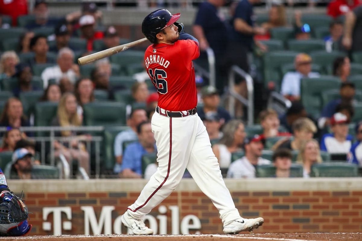 Deadspin | Travis d'Arnaud (3 HRs, 6 RBIs) powers Braves over Rangers