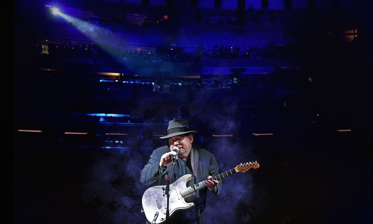 Deadspin | James Dolan Wants You To Love His Band