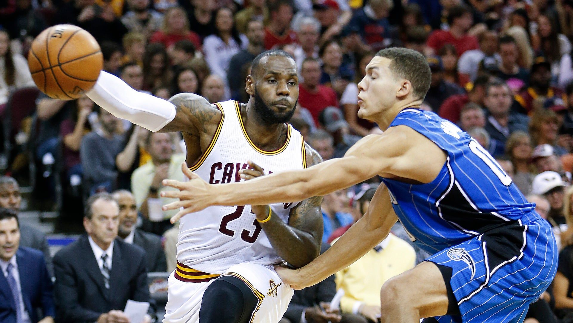 Deadspin | I Still Haven't Wrapped My Head Around This LeBron James Pass