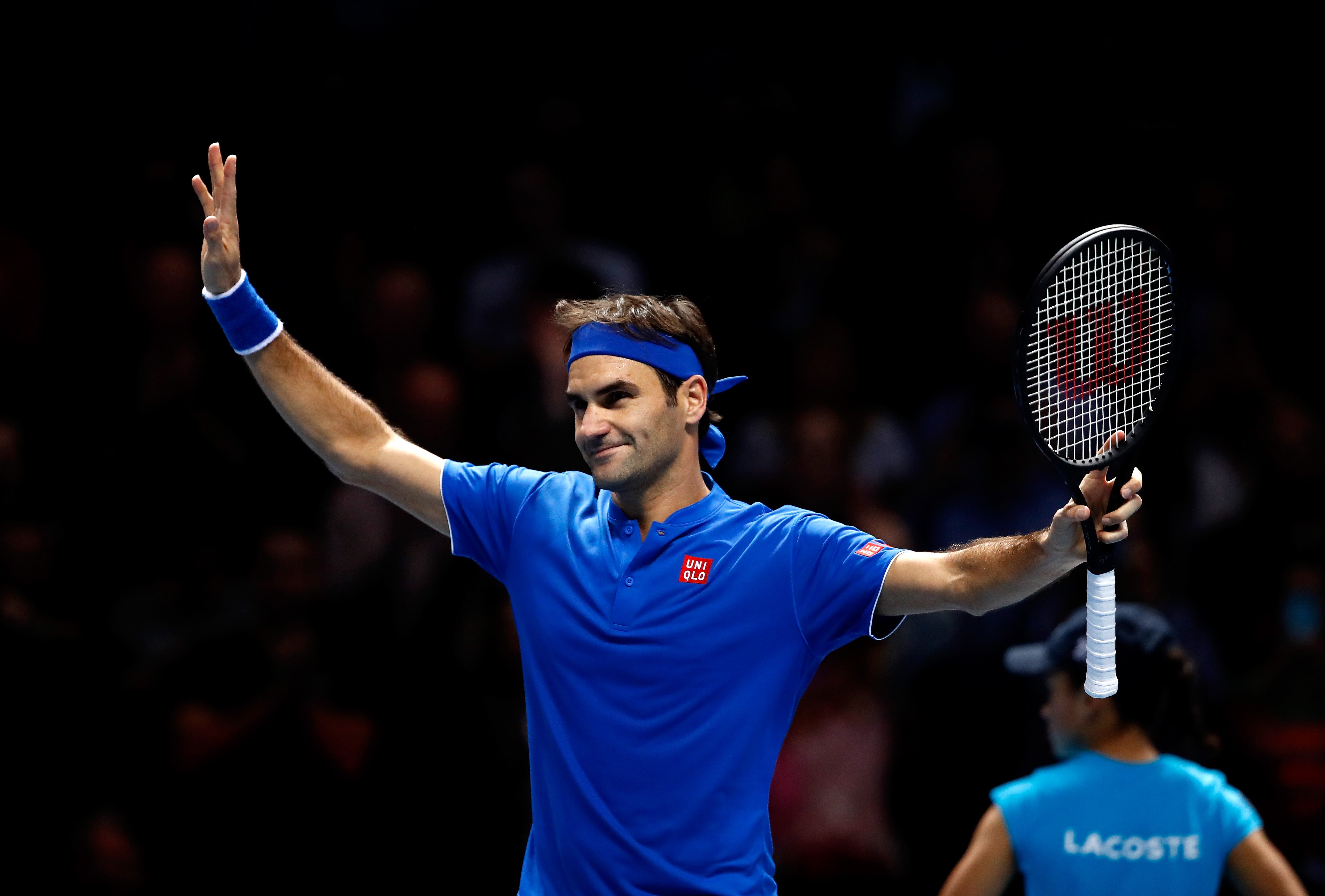 Deadspin | When Roger Federer Says "Jump," The Tennis World Says "How ...