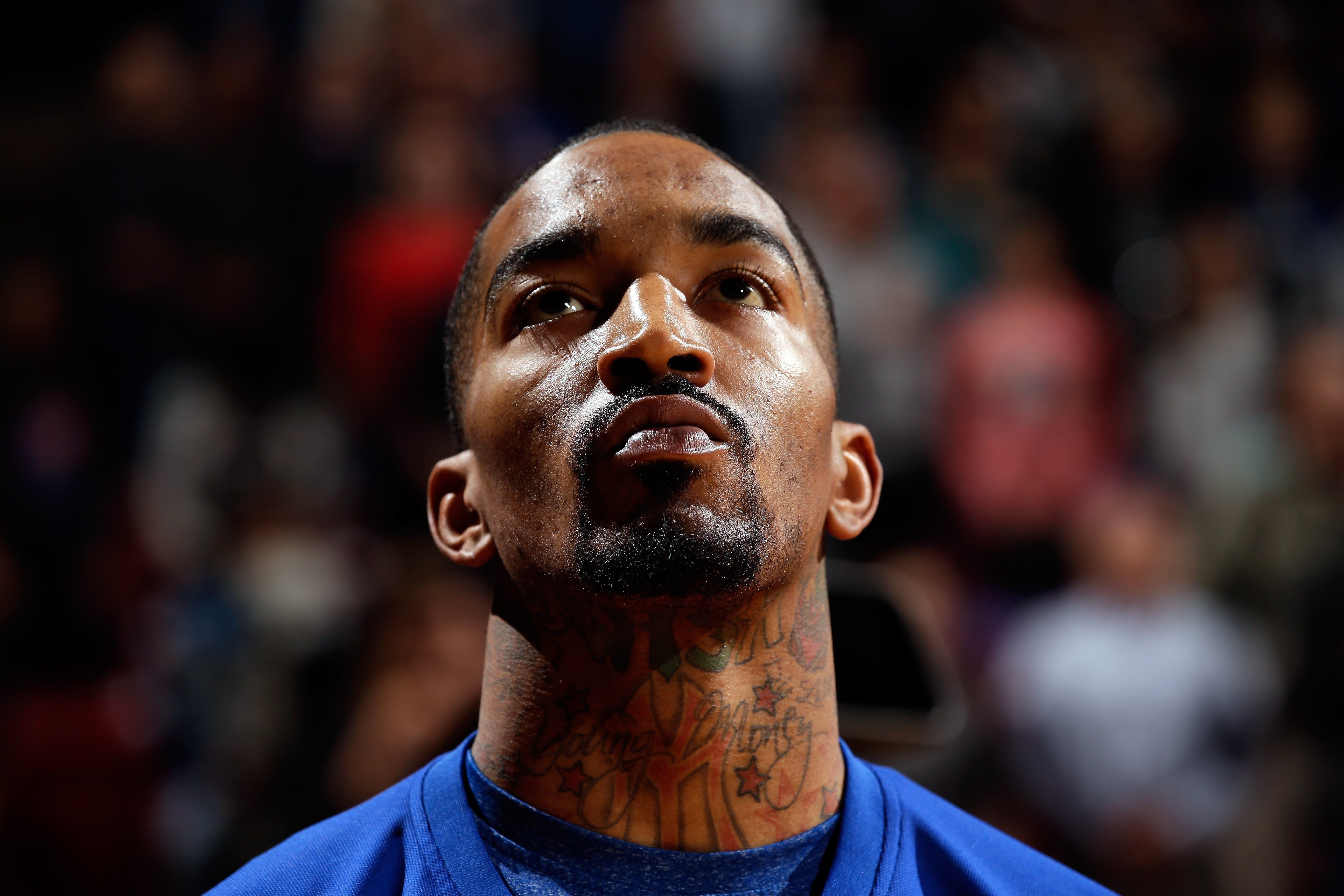 Deadspin | J.R. Smith Says He'll Give The Pipe To Whomever He Chooses