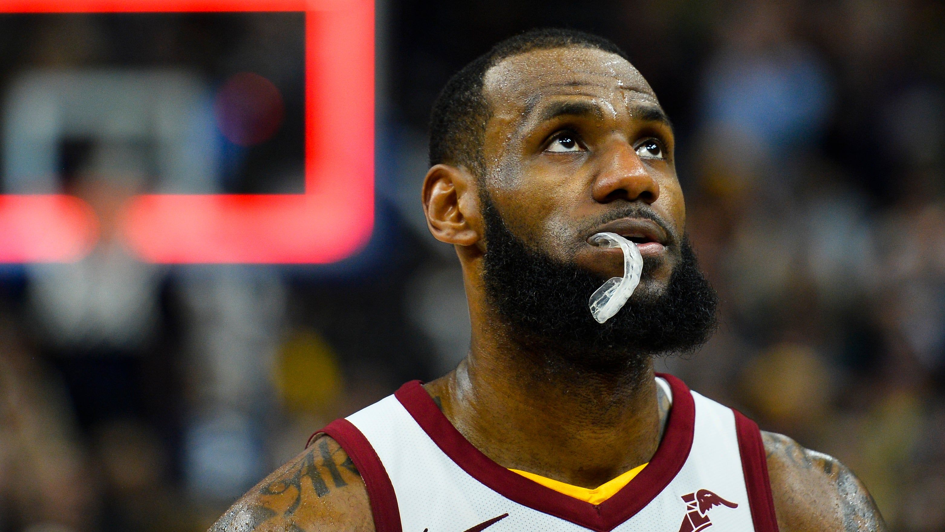 Deadspin | Let's Just Watch This Cool LeBron James Pass All Day
