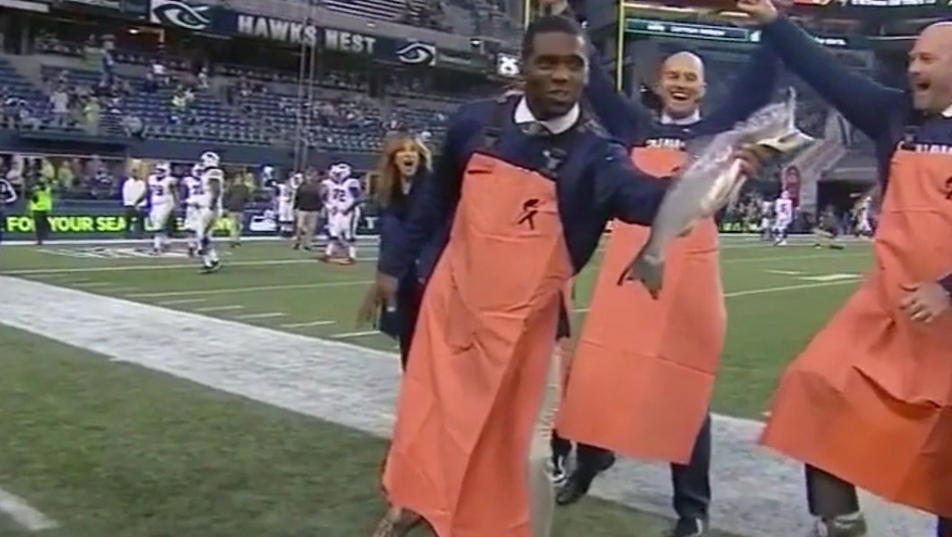 Deadspin | Randy Moss Catches Fish