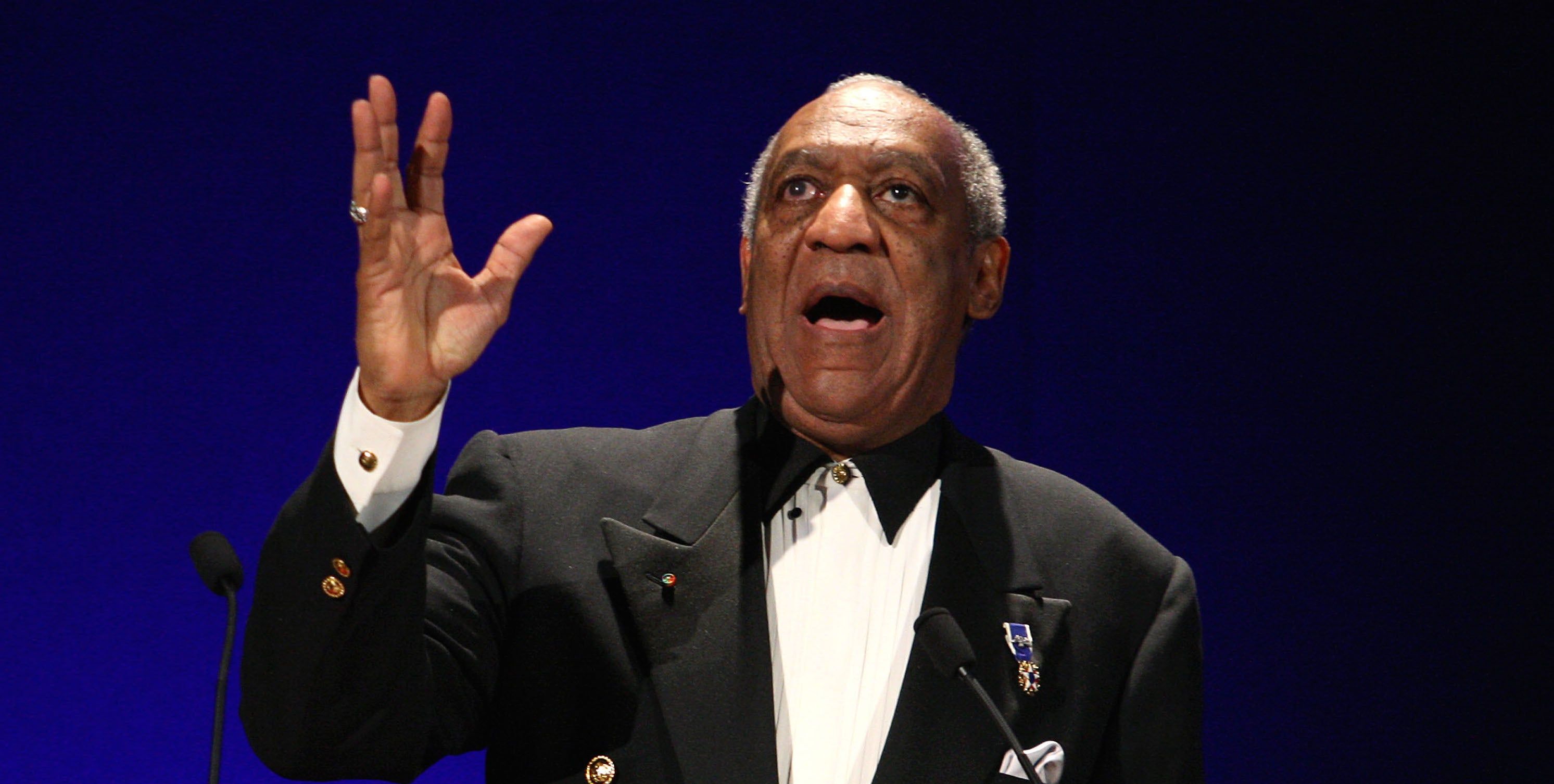 Deadspin | Bill Cosby Charged In 2004 Sexual-Assault Case Involving ...